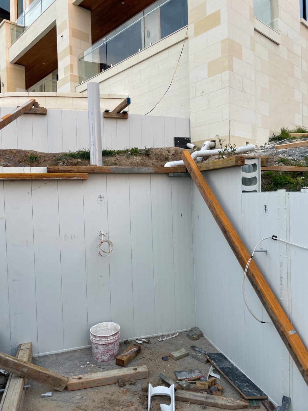 AFS Rediwall® helps solve Illawarra mansion challenges.